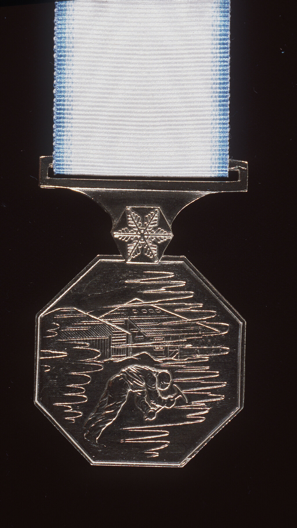 Australian Antarctic Medal celebrates 25 years — Australian Antarctic ...