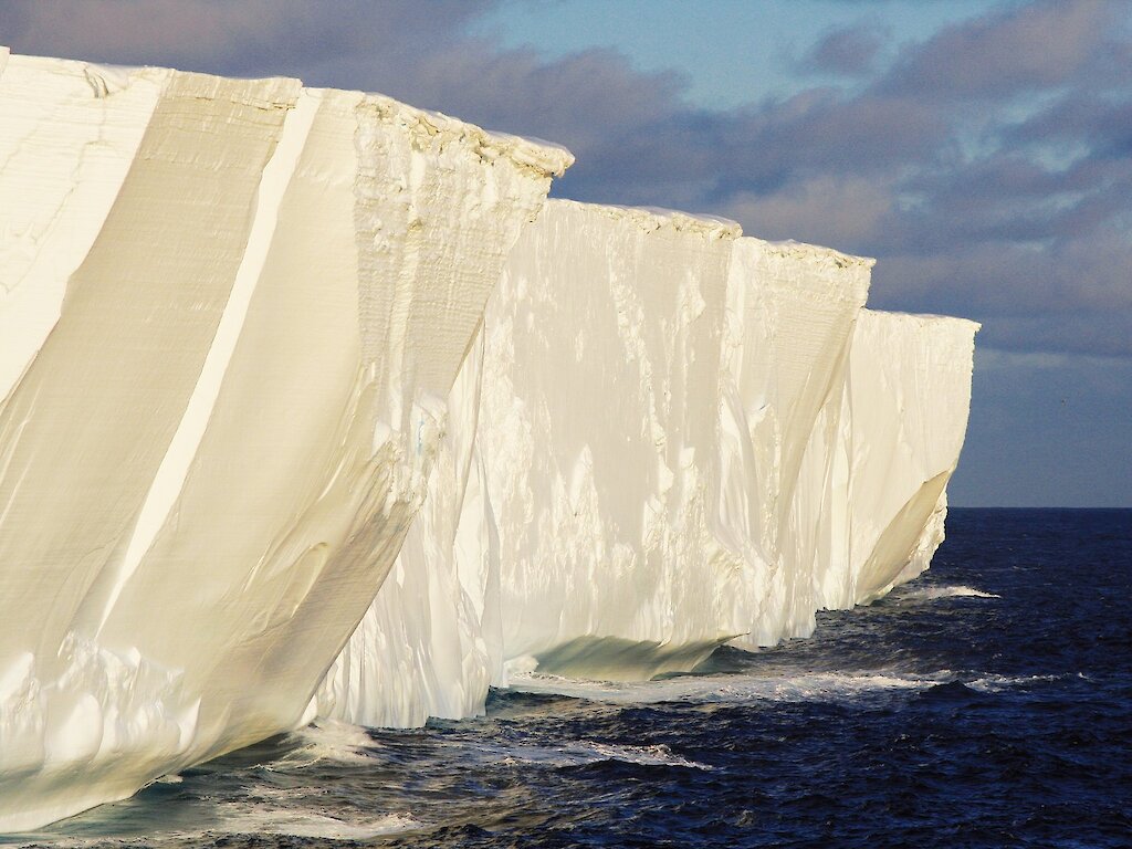 Mertz Glacier calving provides scientific opportunities — Australian ...