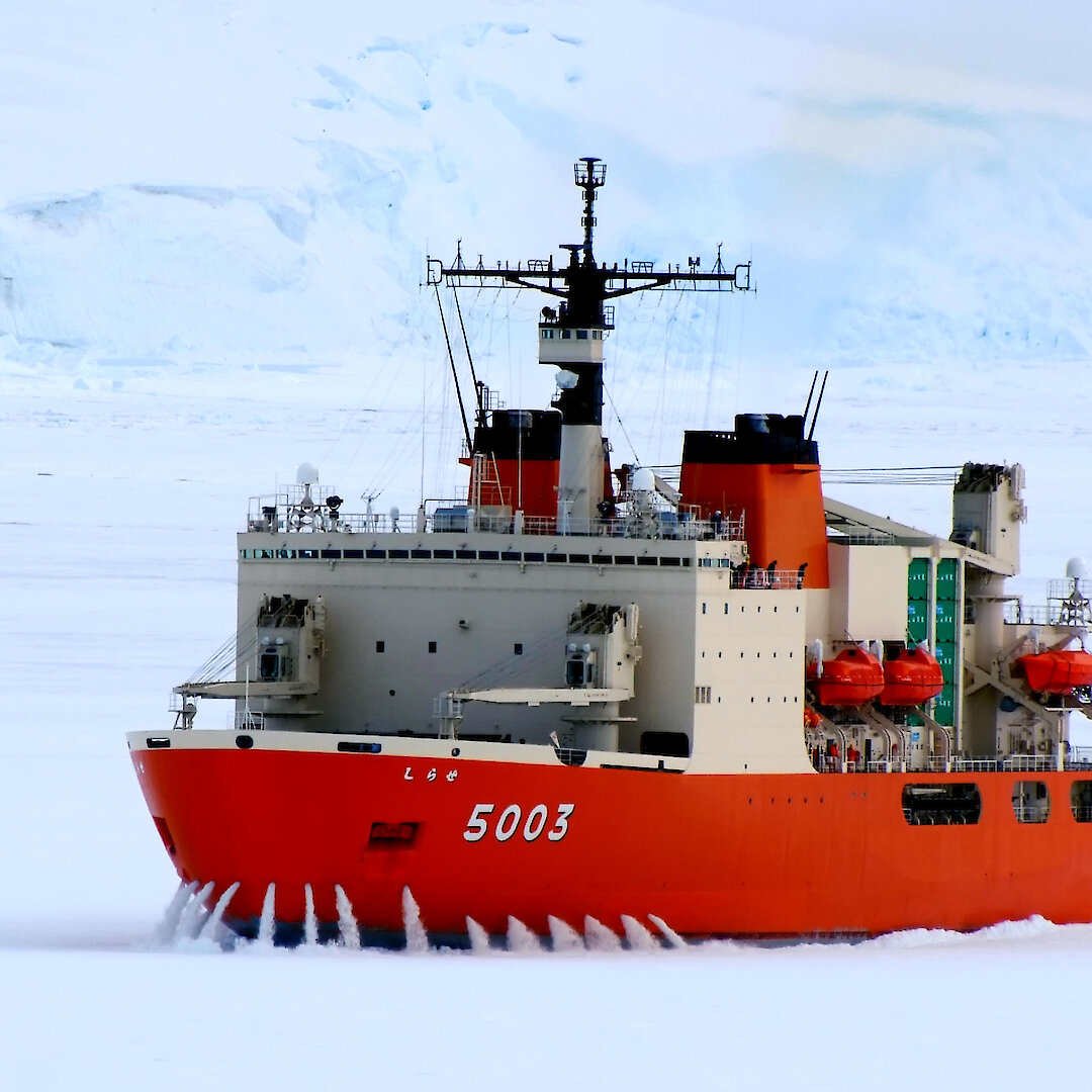 Japanese icebreaker to transfer expeditioners to Casey station ...