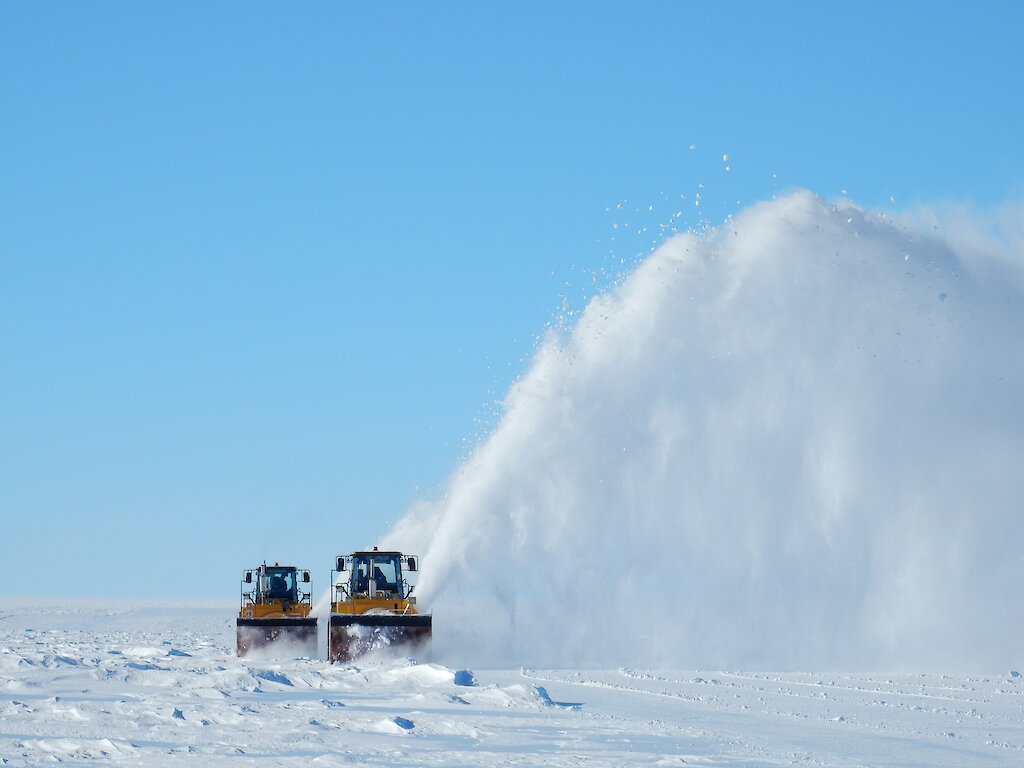 Preparing Australia’s Antarctic ice runway — Australian Antarctic ...