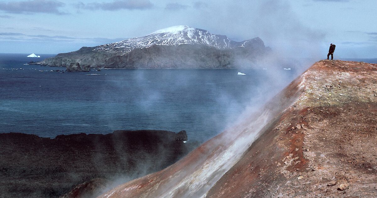 Volcanoes provided ice-age refuge for Antarctic biodiversity ...