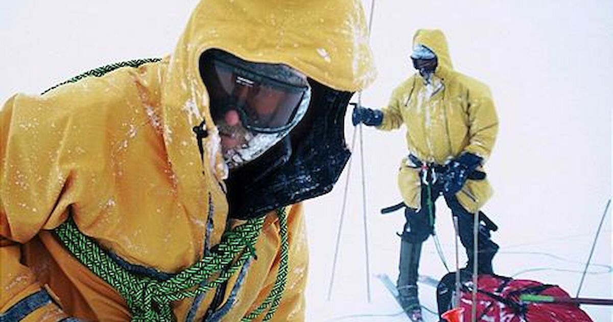Work in Antarctica – Australian Antarctic Program (News 2004)