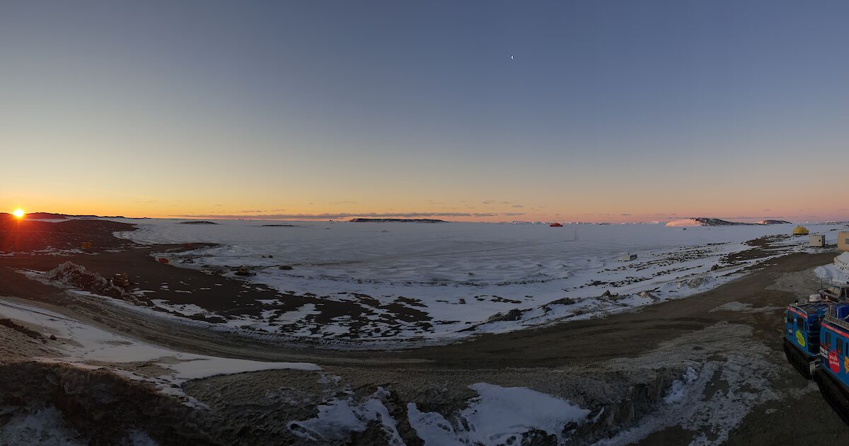 Marking the midnight sun in Antarctica – Australian Antarctic Program ...
