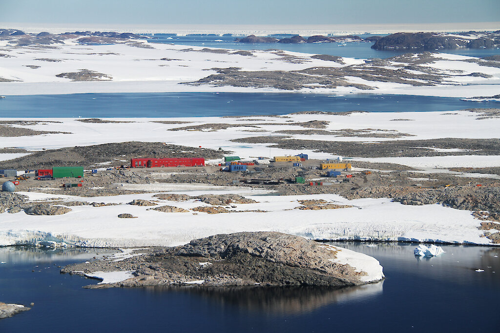 Antarctic microbes living on air — Australian Antarctic Program