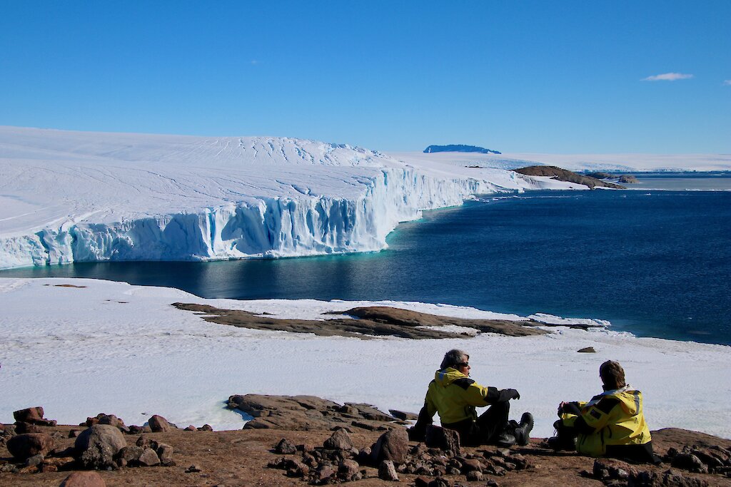 Mawson provides backdrop for Antarctic drama — Australian Antarctic Program