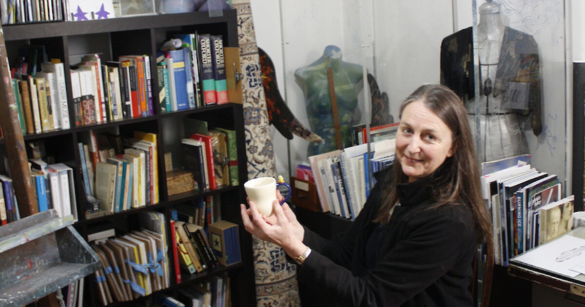 Lisa Roberts — Antarctic Arts Fellow 2001–02 – Australian Antarctic Program