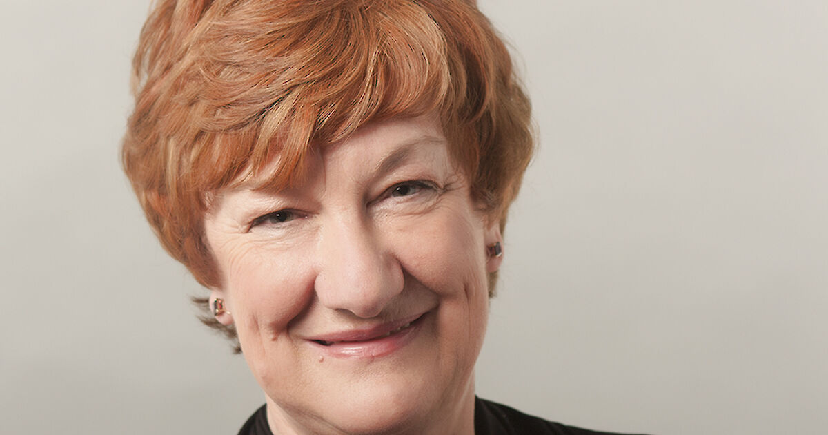 Hazel Edwards – Antarctic Arts Fellow 2000–01 – Australian Antarctic ...