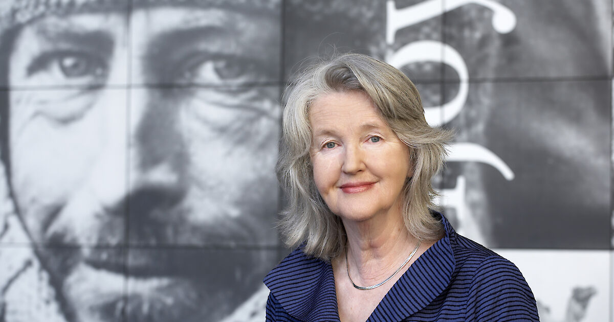 Meredith Hooper – Antarctic Arts Fellow 1994–95 – Australian Antarctic ...