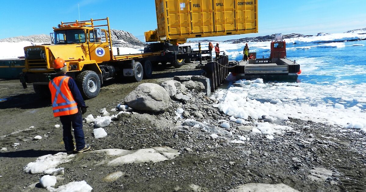 Station support and resupply vehicles – Australian Antarctic Program