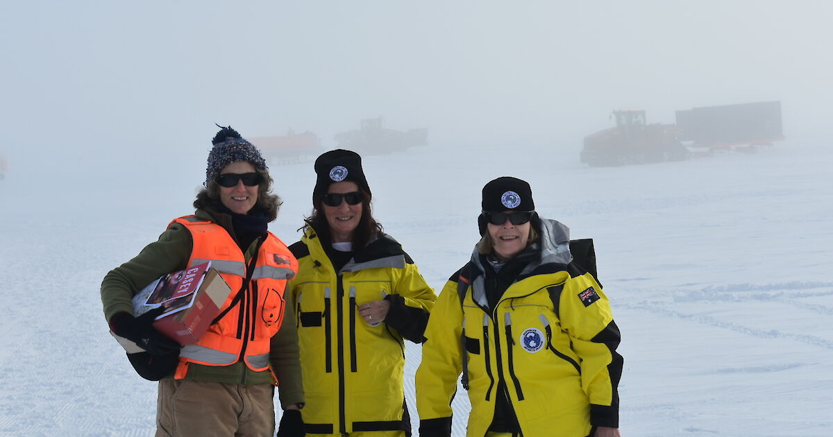 How Many People Live In Antarctica Australian Antarctic