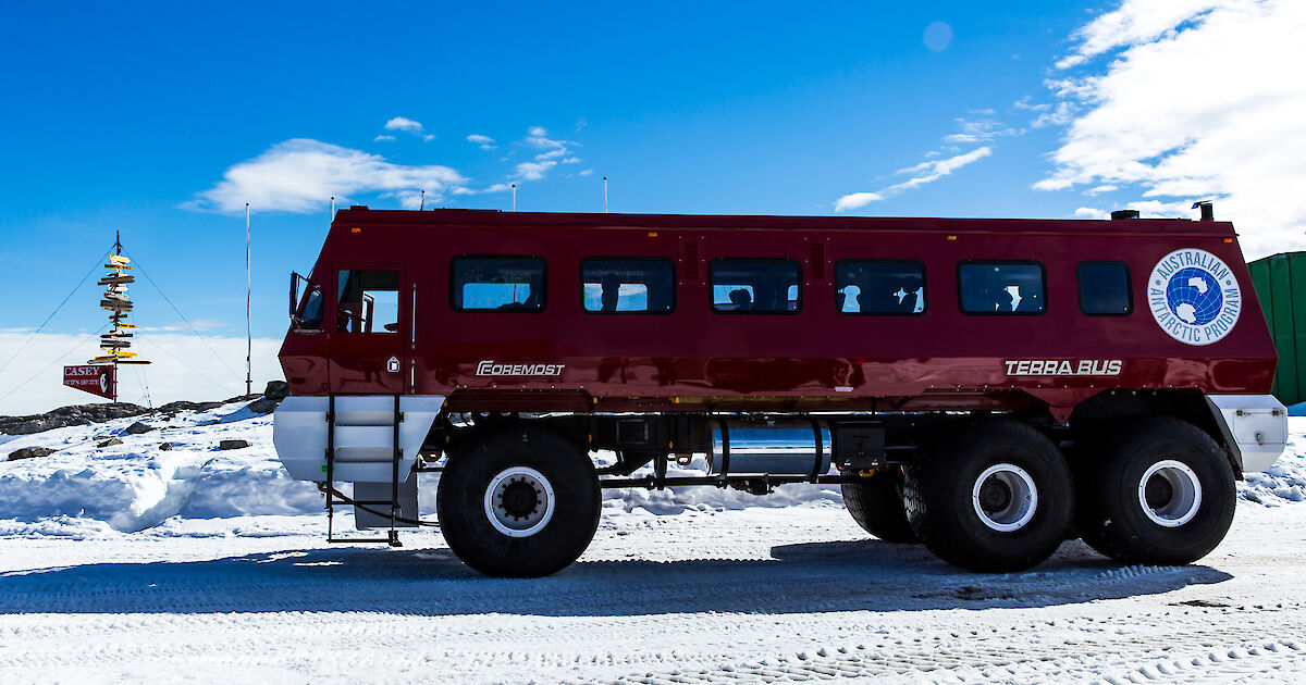 New Antarctic bus – Magazine Issue 33: December 2017 – Australian ...