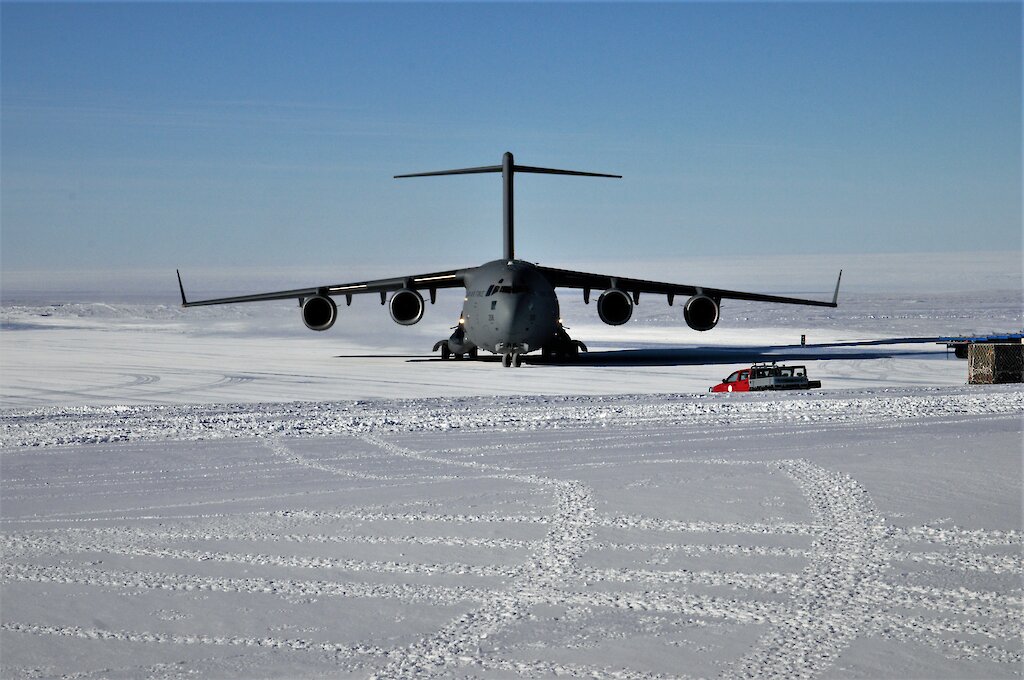 Weather window opens for Wilkins ice runway — Australian Antarctic ...