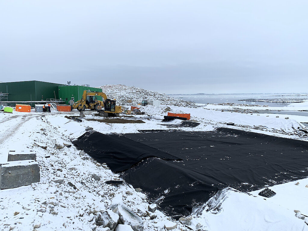 Fuel munching microbes clean up Antarctica — Australian Antarctic ...