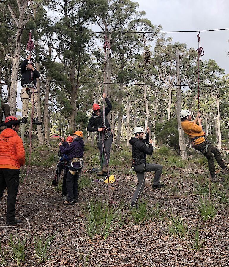 Learning the ropes – Australian Antarctic Program (News 2021)